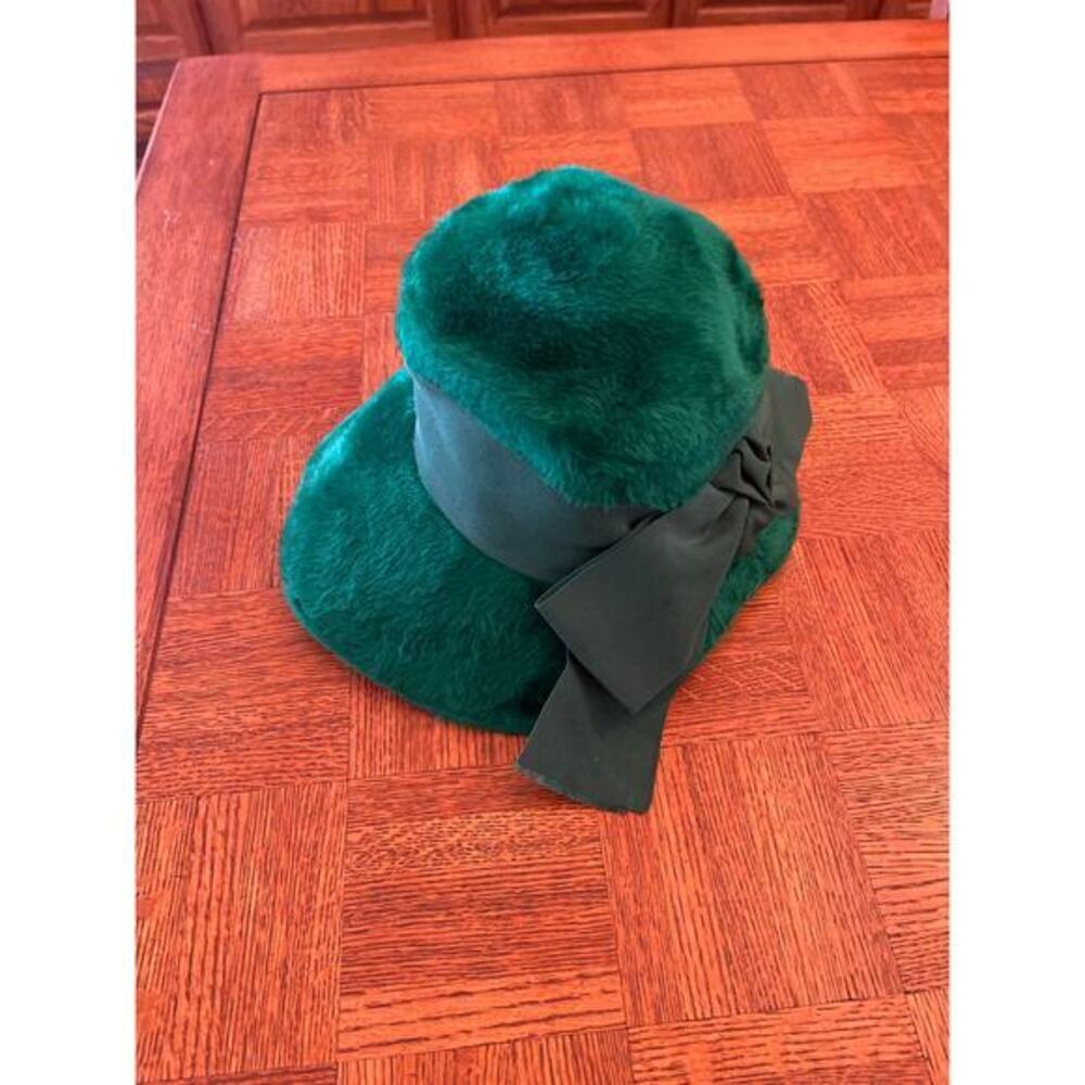 Milady Vintage Kelly Green Faux Fur Bow Hat - Gem